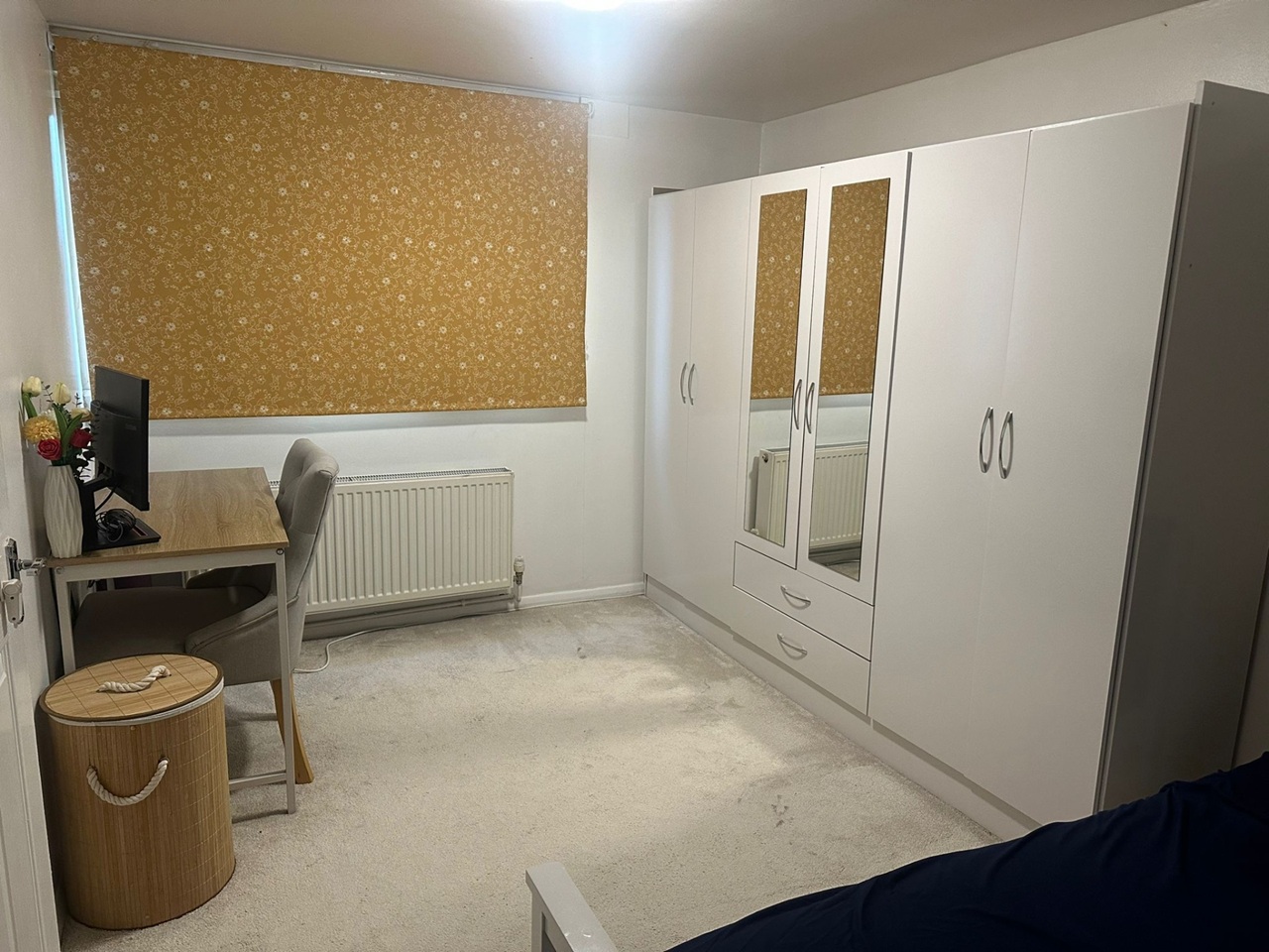 Slough - Bedsit, Barton Road, SL3 - To Rent Now for £750.00 p/m