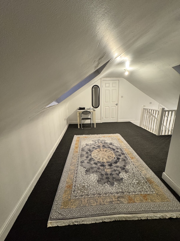Ilford - Studio Flat, Ilford, IG3 - To Rent Now for £850.00 p/m