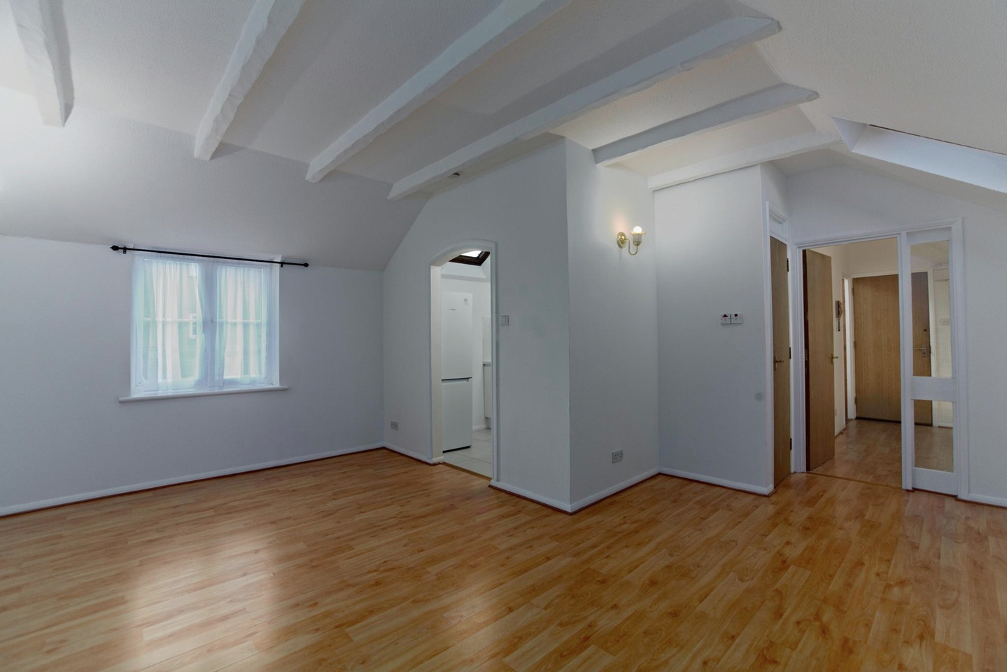 Beckton London - 1 Bed Flat, Beckton, E6 - To Rent Now for £1,400.00 p/m