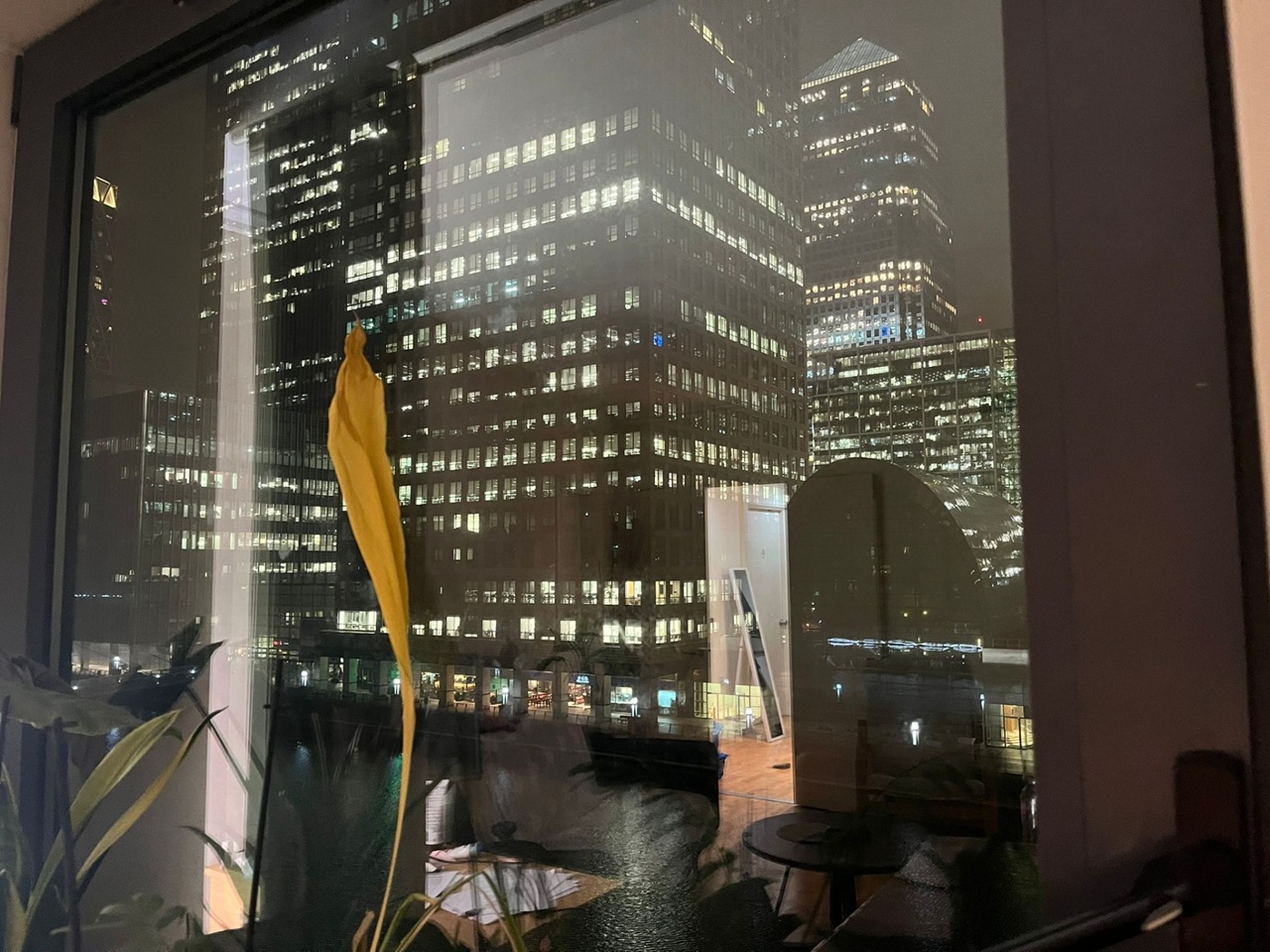 London - Room in a Shared Flat, Discovery Dock Apartments East, E14 ...