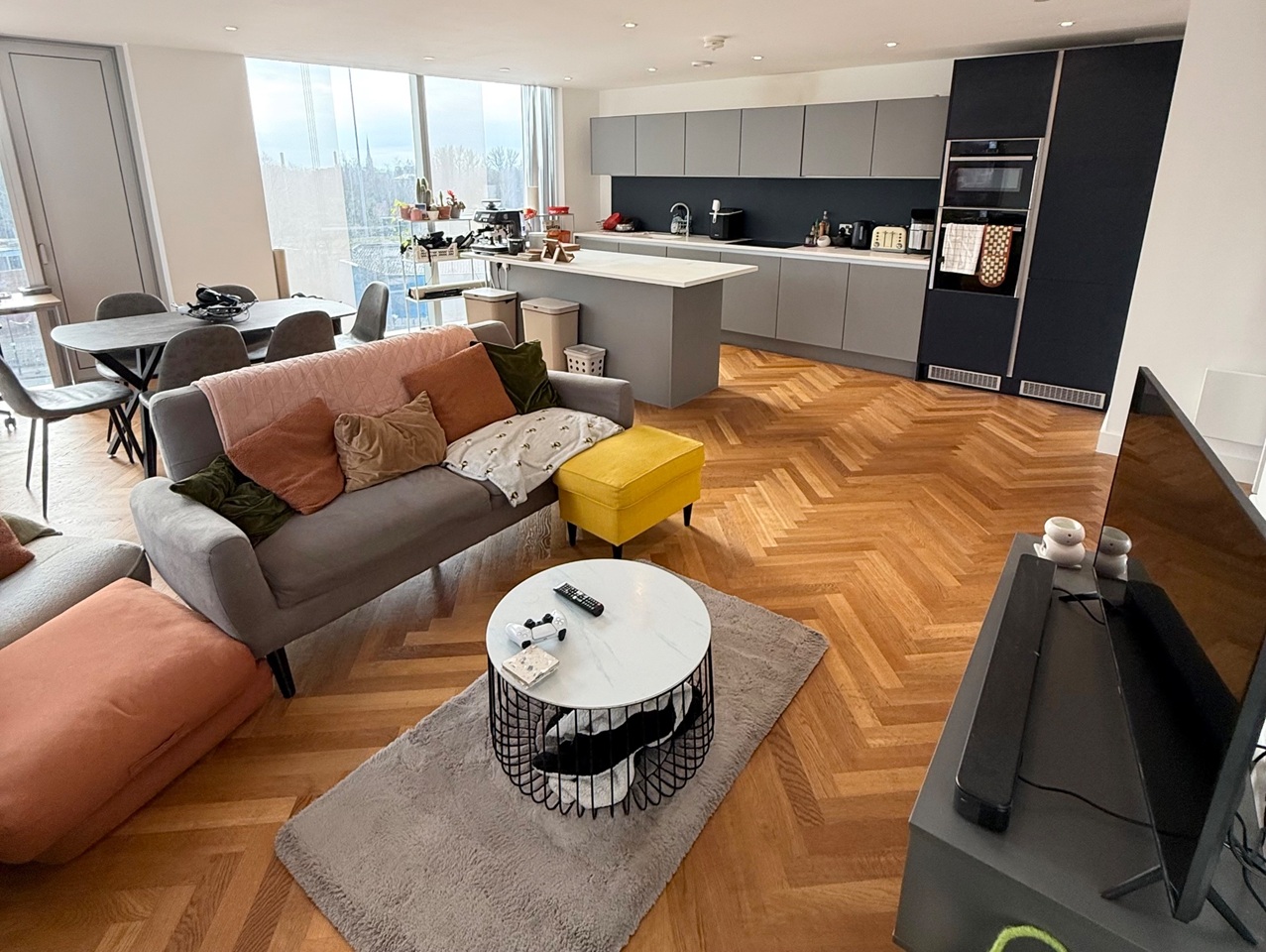 Manchester - 3 Bed Flat, South Tower Deansgate Square, M15 - To Rent ...