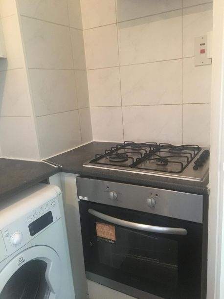 London - 1 Bed Flat, Wyndham Deedes House, E2 - To Rent Now for £1,600. ...