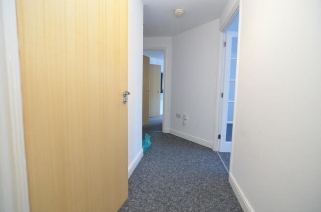 London - 2 Bed Flat, Heath Court, SE9 - To Rent Now for £1,625.00 p/m