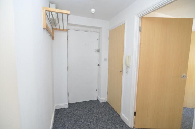 London - 2 Bed Flat, Heath Court, SE9 - To Rent Now for £1,625.00 p/m