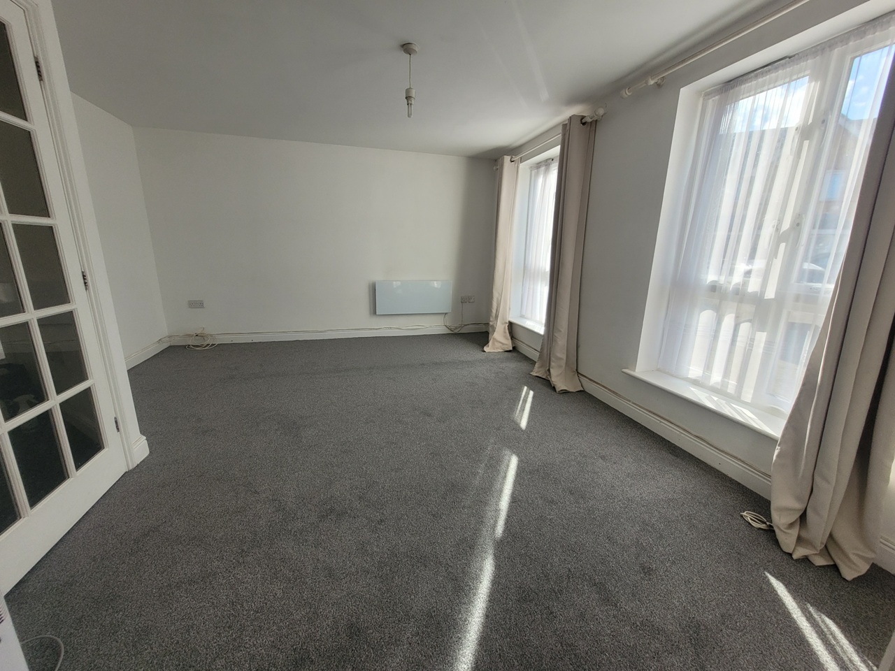London - 2 Bed Flat, Heath Court, SE9 - To Rent Now for £1,625.00 p/m