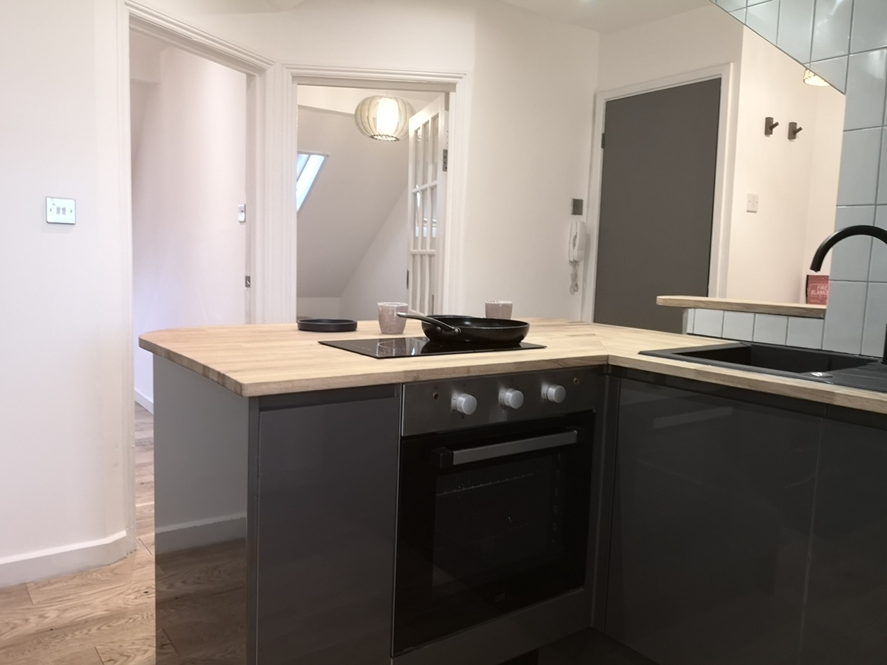 Cardiff - 1 Bed Flat, Clive Street, CF11 - To Rent Now for £790.00 p/m