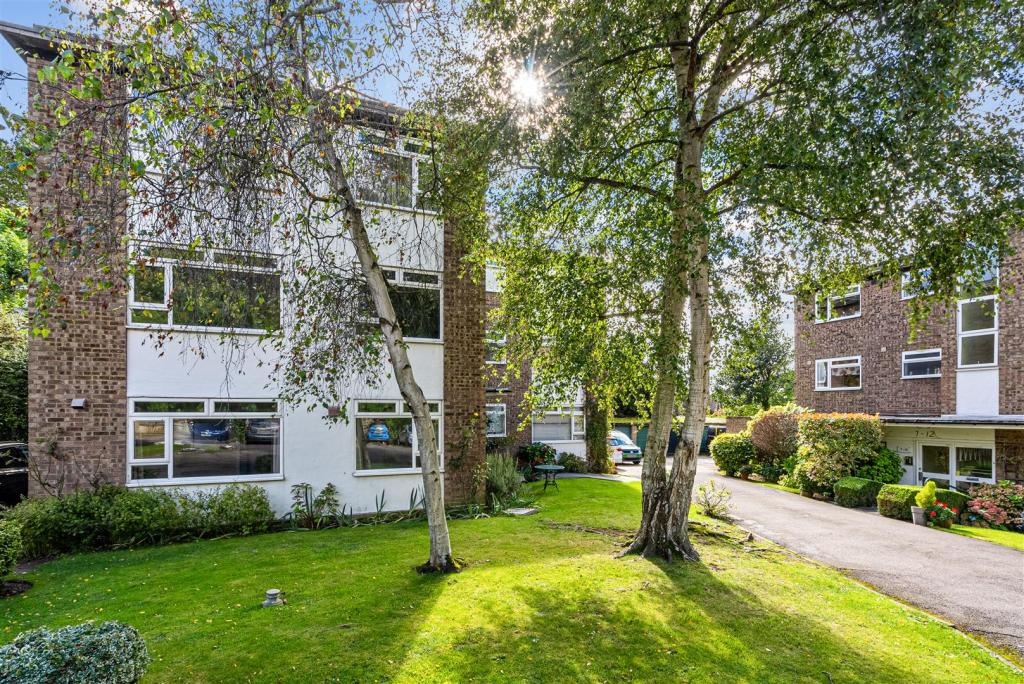 London - 1 Bed Flat, Prentice Court, SW19 - To Rent Now for £1,700.00 p/m