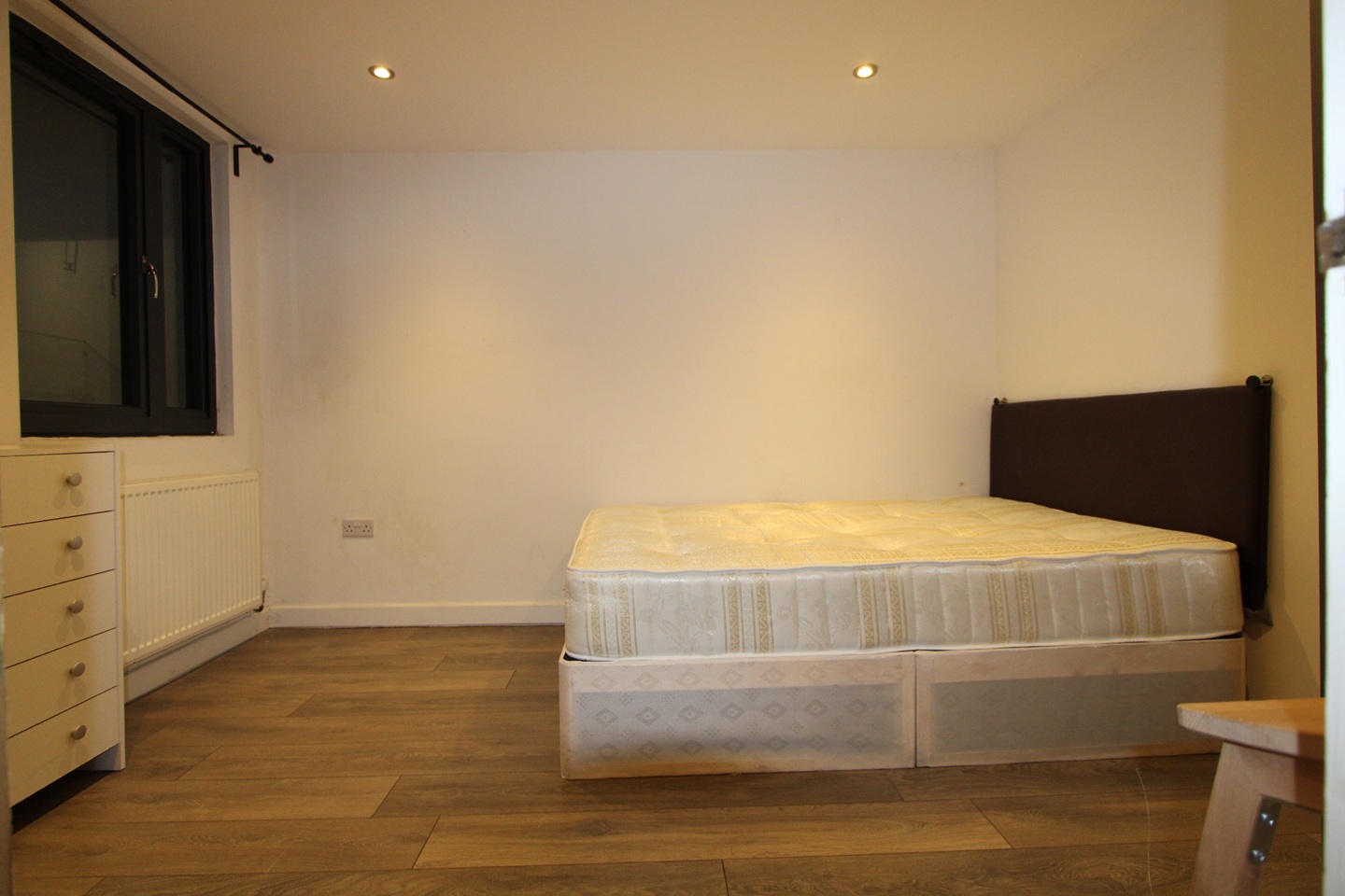 London - 3 Bed Flat, Walworth Road, SE17 - To Rent Now for £2,550.00 p/m