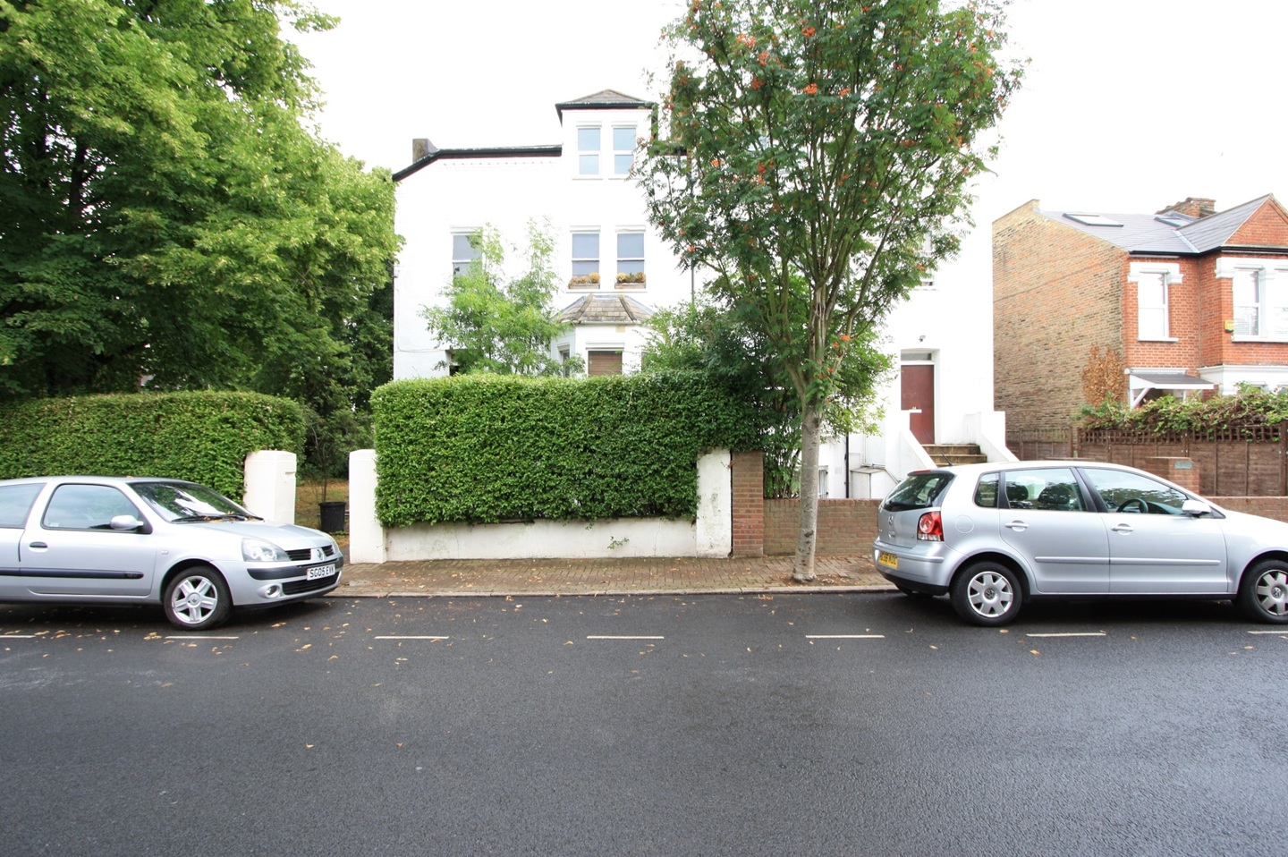 London - 2 Bed Flat, Culverden Road, SW12 - To Rent Now for £2,150.00 p/m