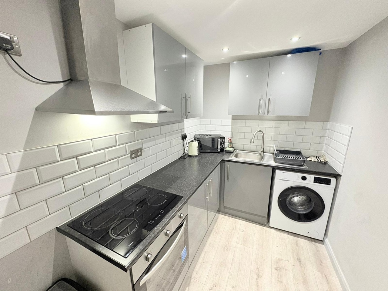 Feltham Hampton Spelthorne - Studio Flat, Ashridge Way, TW16 - To Rent ...