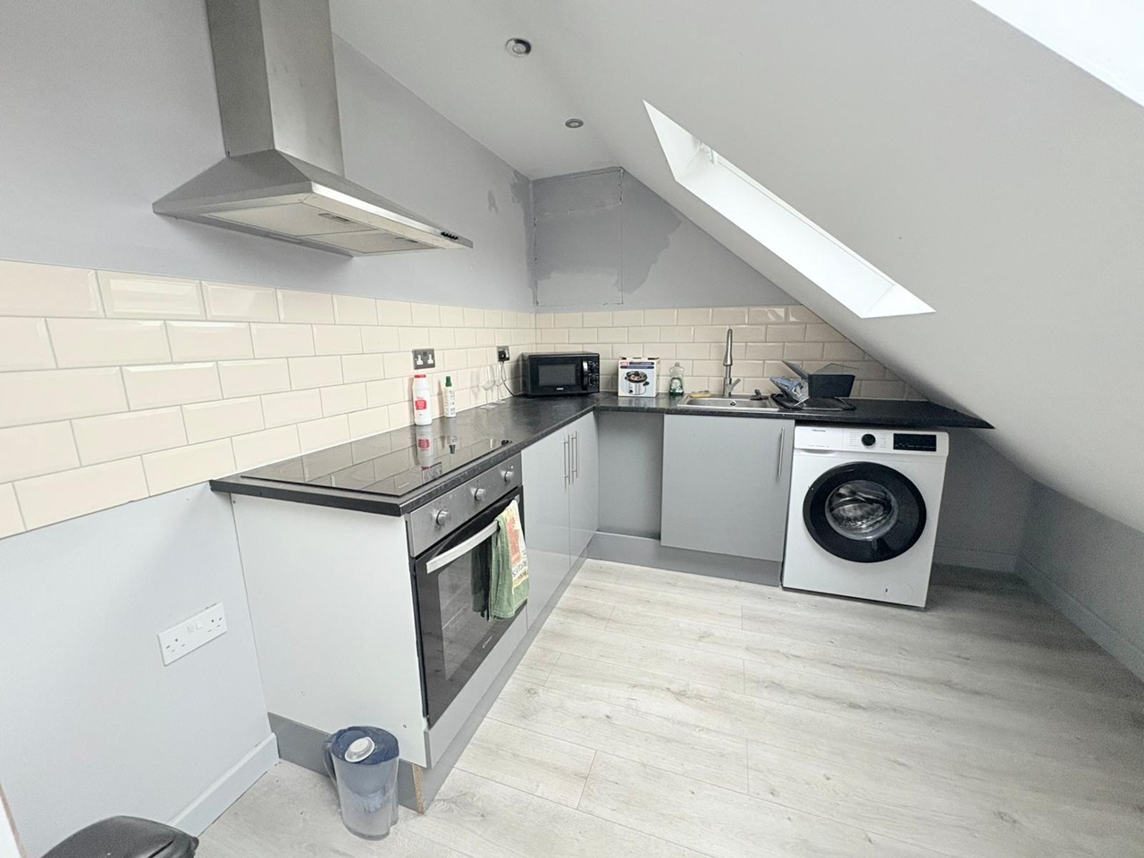Feltham Hampton Spelthorne - Studio Flat, Ashridge Way, TW16 - To Rent ...