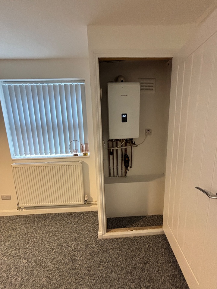 Bootle - 1 Bed Flat, Bank Road, L20 - To Rent Now for £650.00 p/m