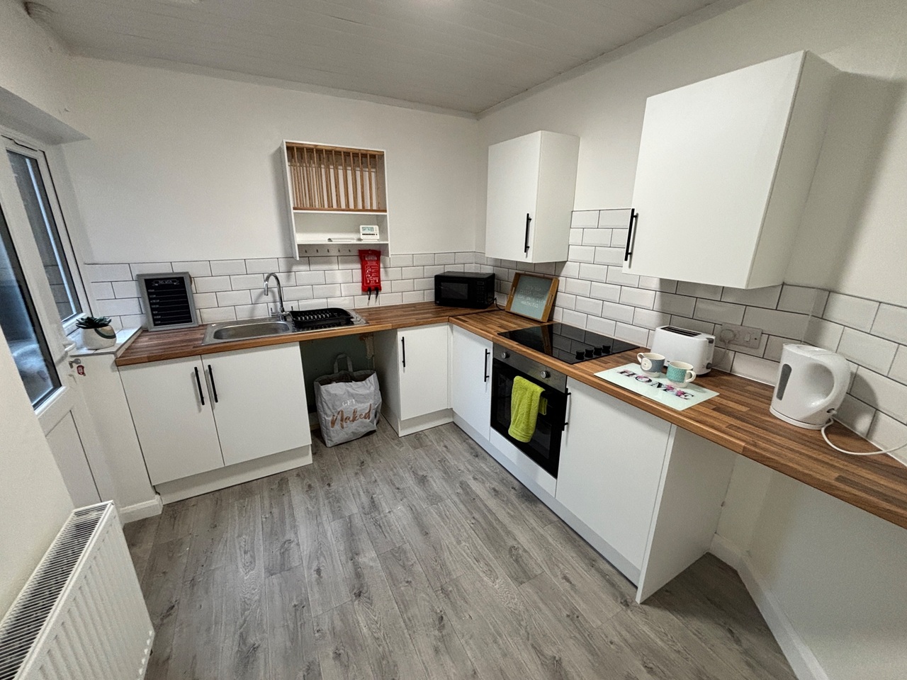 Bootle - 1 Bed Flat, Bank Road, L20 - To Rent Now for £650.00 p/m