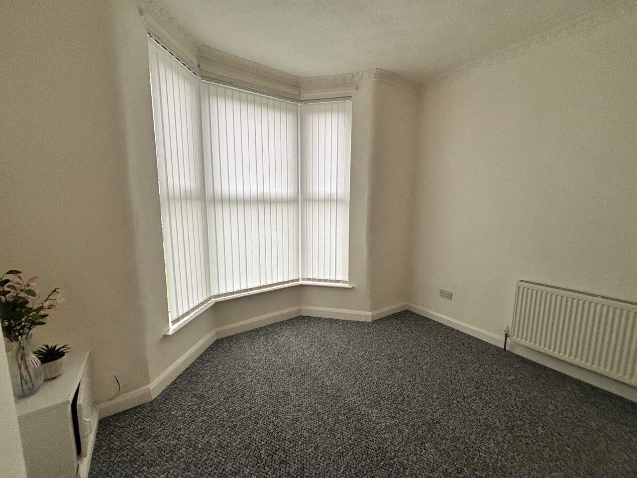Bootle - 1 Bed Flat, Bank Road, L20 - To Rent Now for £650.00 p/m