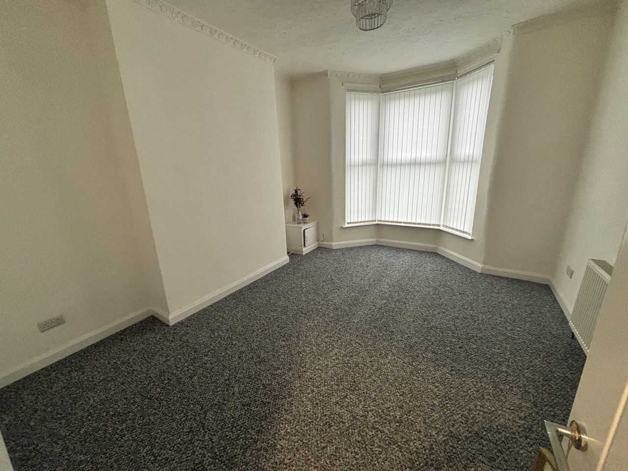 Bootle - 1 Bed Flat, Bank Road, L20 - To Rent Now for £650.00 p/m