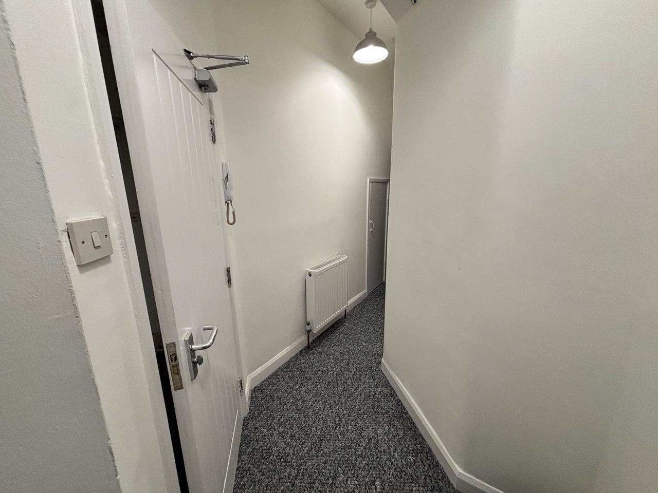 Bootle - 1 Bed Flat, Bank Road, L20 - To Rent Now for £650.00 p/m