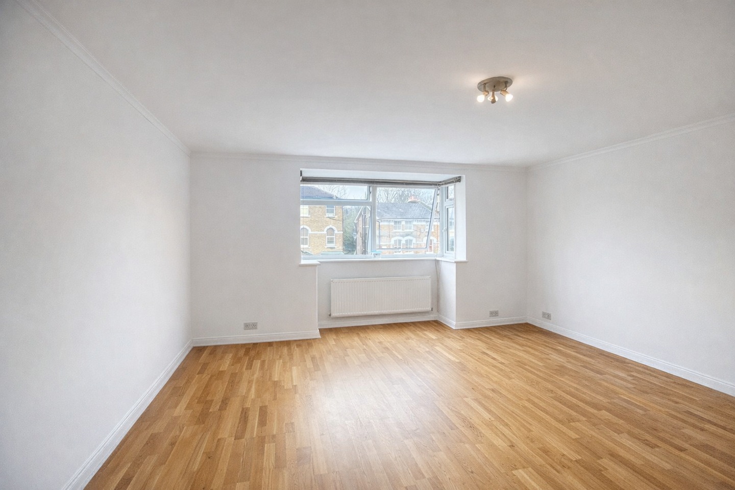 Croydon - 1 Bed Flat, Hereford Court, CR0 - To Rent Now for £1,400.00 p/m