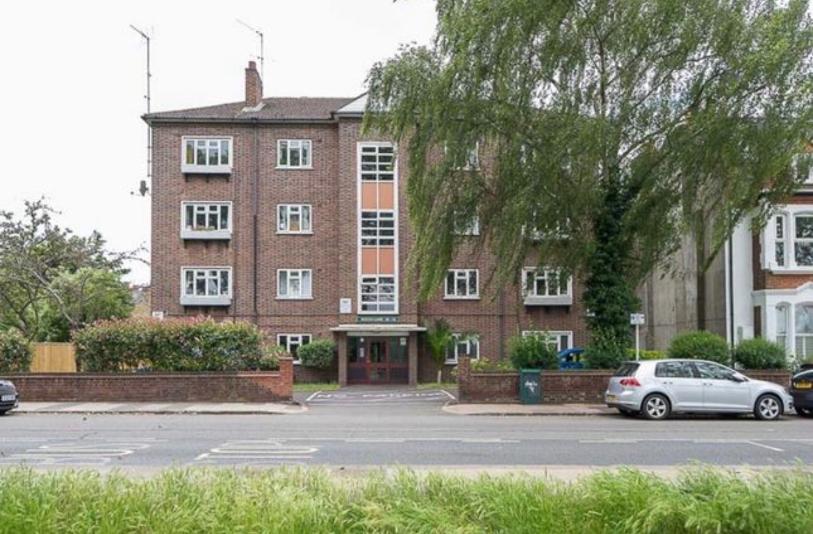 London - 2 Bed Flat, Rocks Lane, SW13 - To Rent Now for £1,995.00 p/m