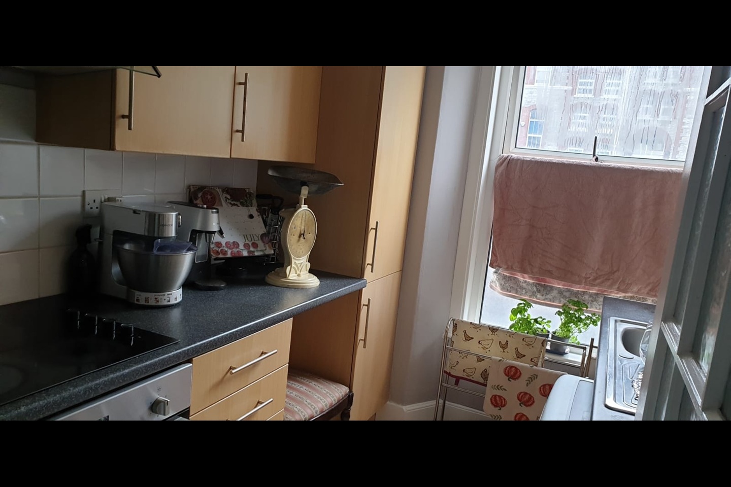 Plymouth - 1 Bed Flat, Hyde Park Road, PL3 - To Rent Now for £750.00 p/m