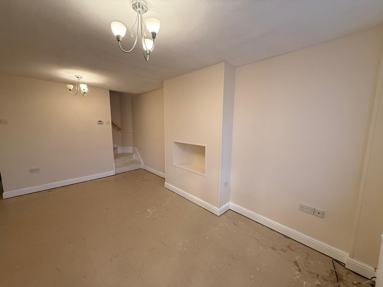 Shelfield, Walsall - 2 Bed Terraced House, Green Lane, WS4 - To Rent ...