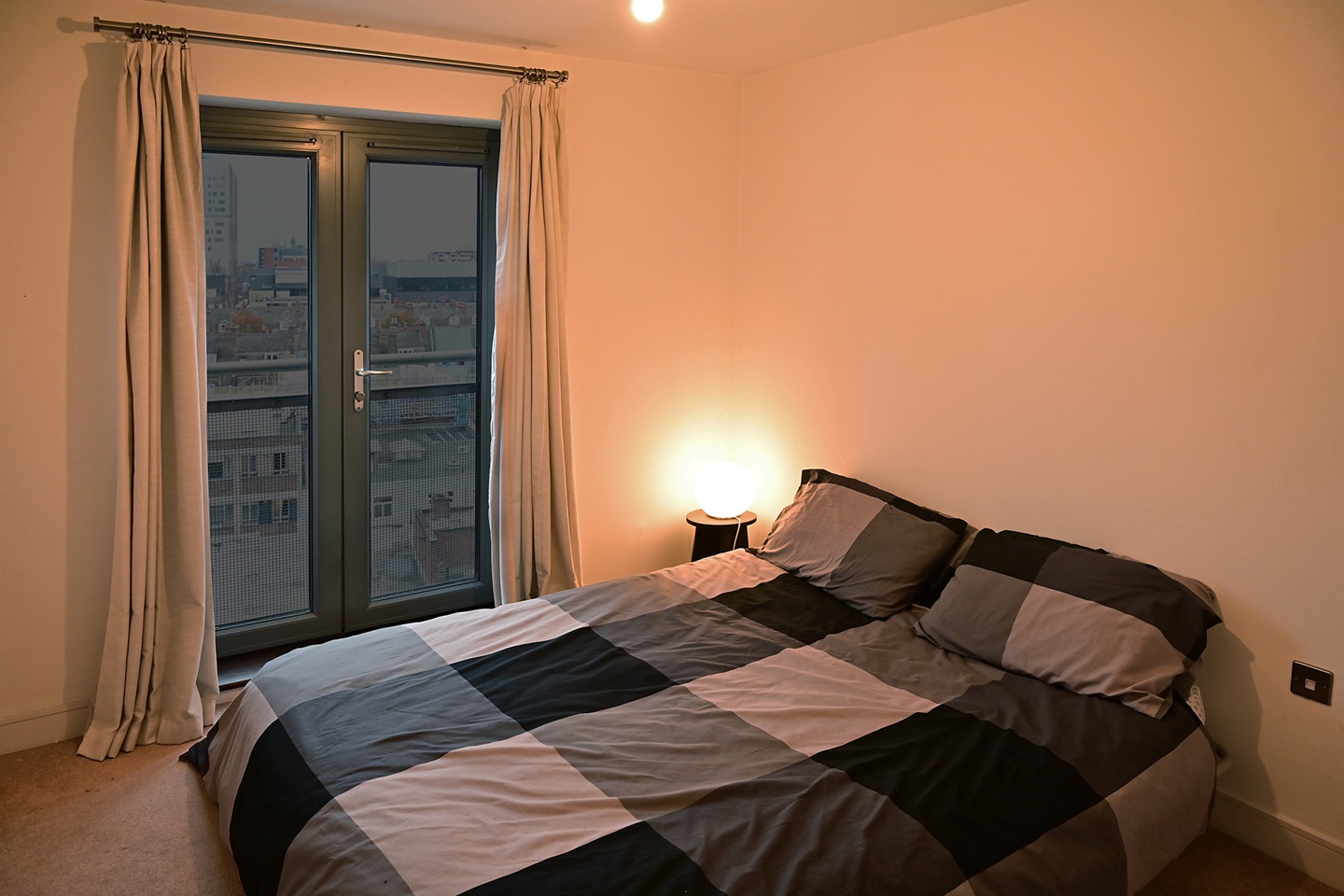 London - 2 Bed Flat, Jacobs Court, E1 - To Rent Now for £2,900.00 p/m