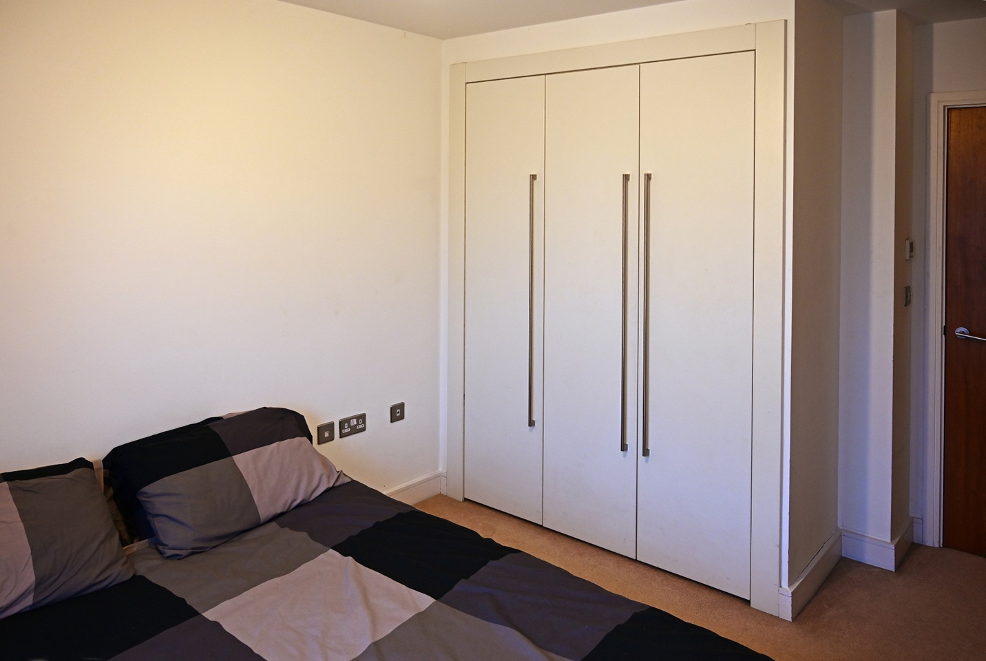 London - 2 Bed Flat, Jacobs Court, E1 - To Rent Now for £2,900.00 p/m