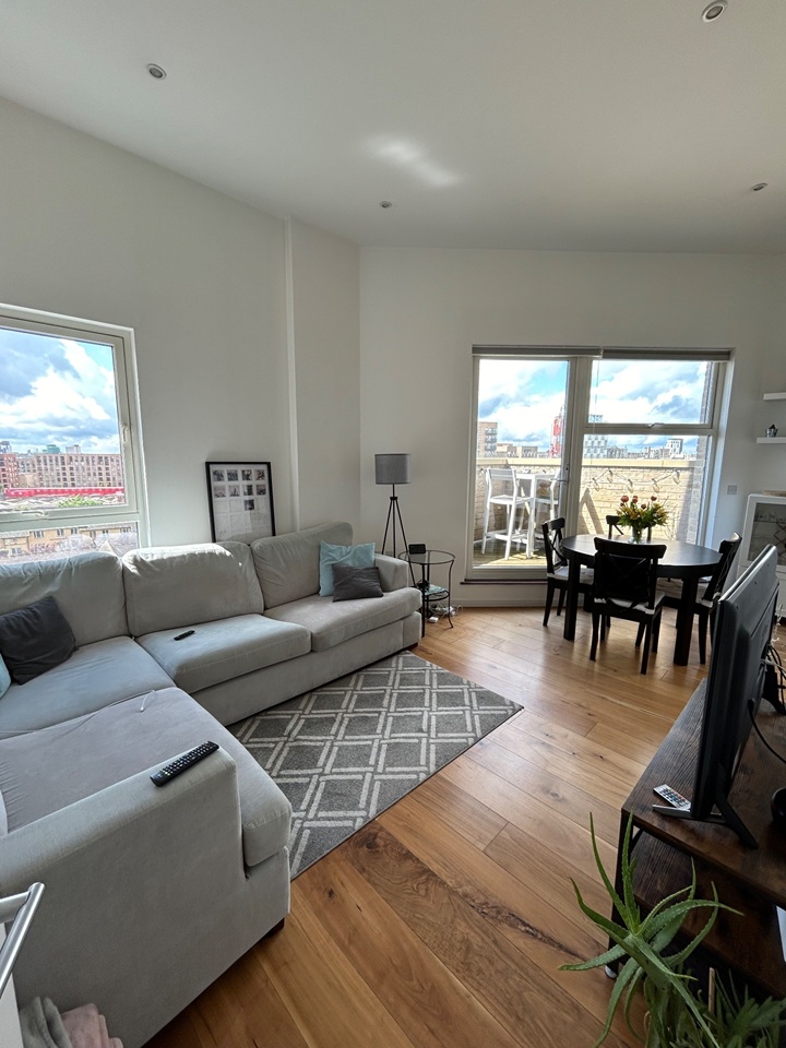 London - Room in a Shared Flat, Electra Court Heath Parade, NW9 - To ...