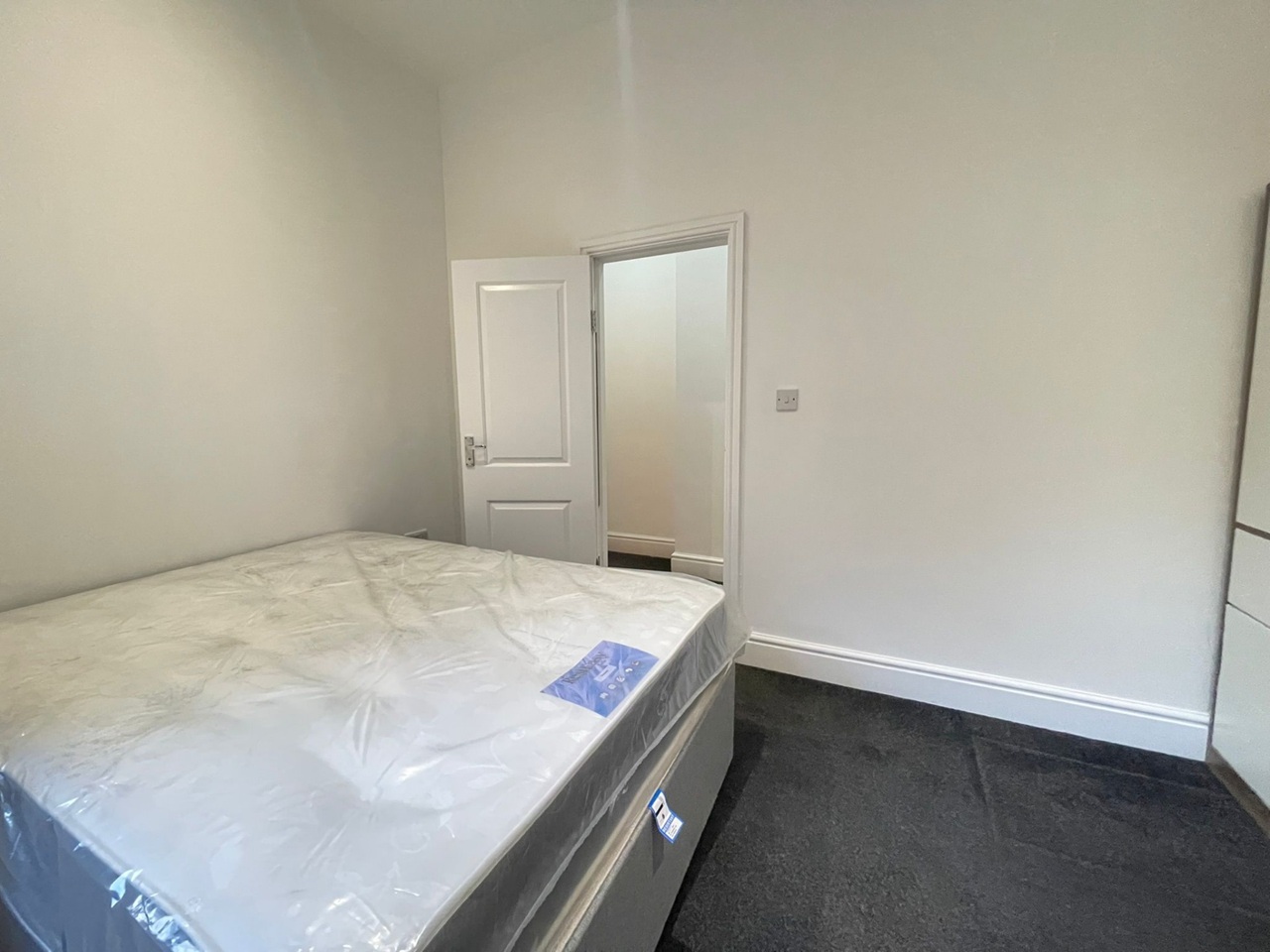 Manchester - 3 Bed Flat, Mayfield Road, M16 - To Rent Now for £1,250.00 p/m
