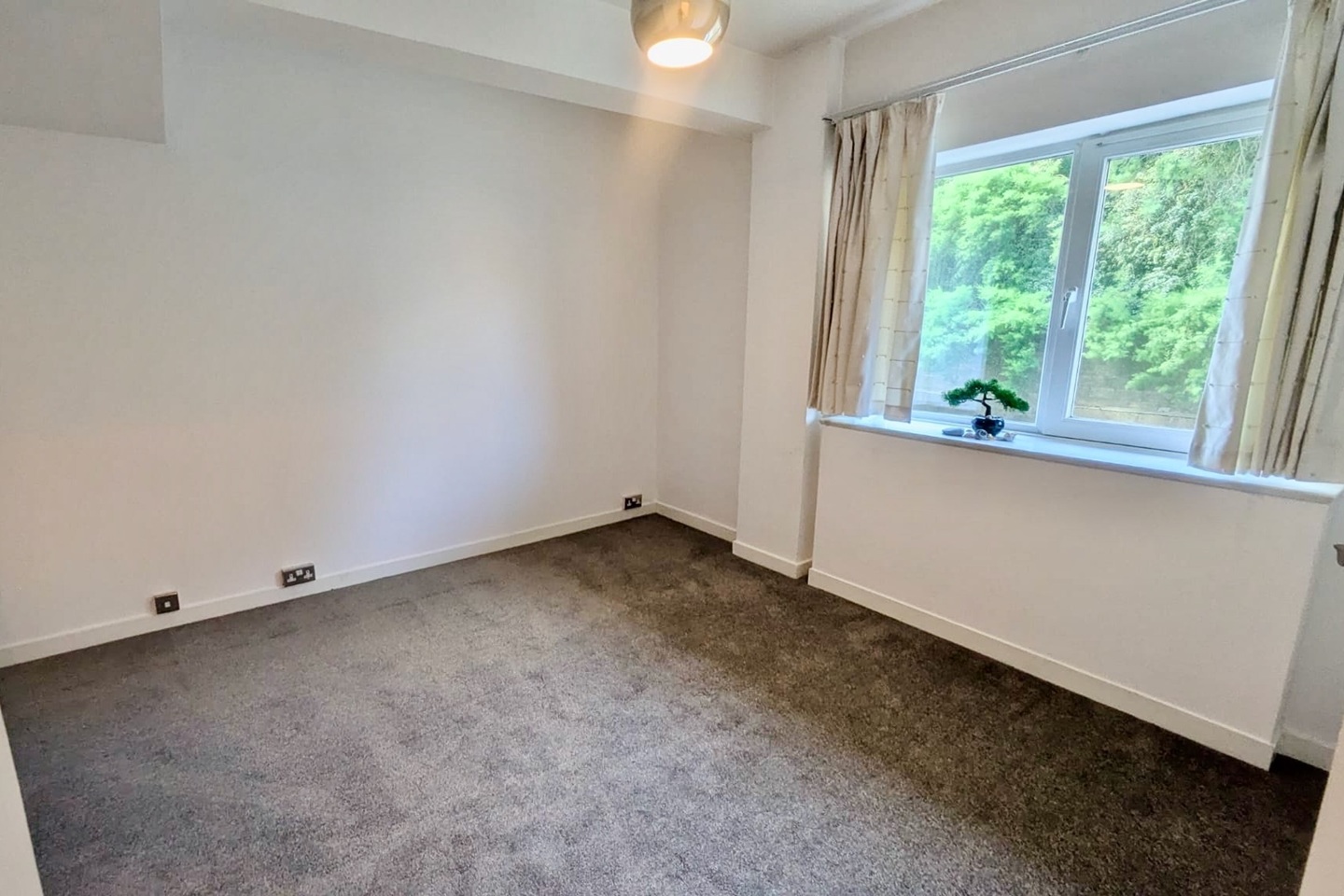 St. Leonards-On-Sea - 1 Bed Flat, Marine Court, TN38 - To Rent Now for ...