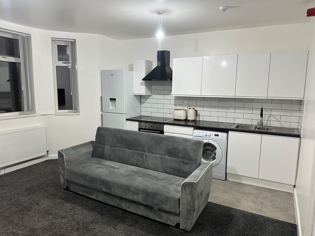 Cardiff - 1 Bed Flat, Ferry Road, CF11 - To Rent Now for £795.00 p/m