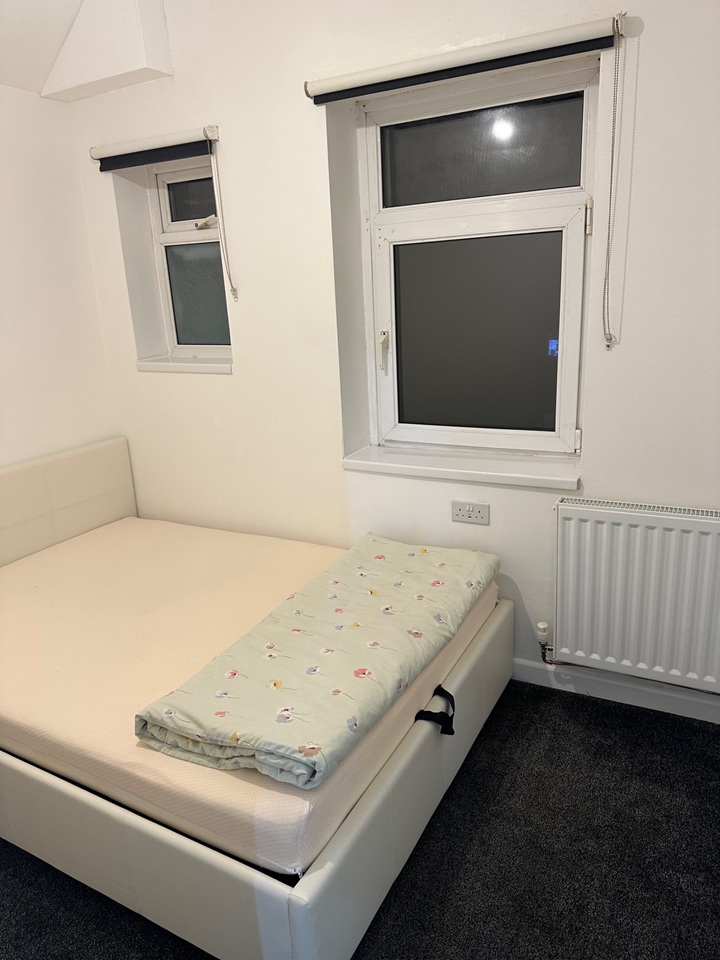 Cardiff - 1 Bed Flat, Ferry Road, CF11 - To Rent Now for £795.00 p/m
