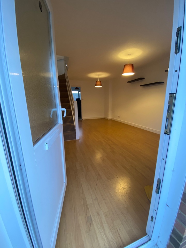 Eaglestone, Milton Keynes - 2 Bed Semi-Detached House, Montagu Drive ...
