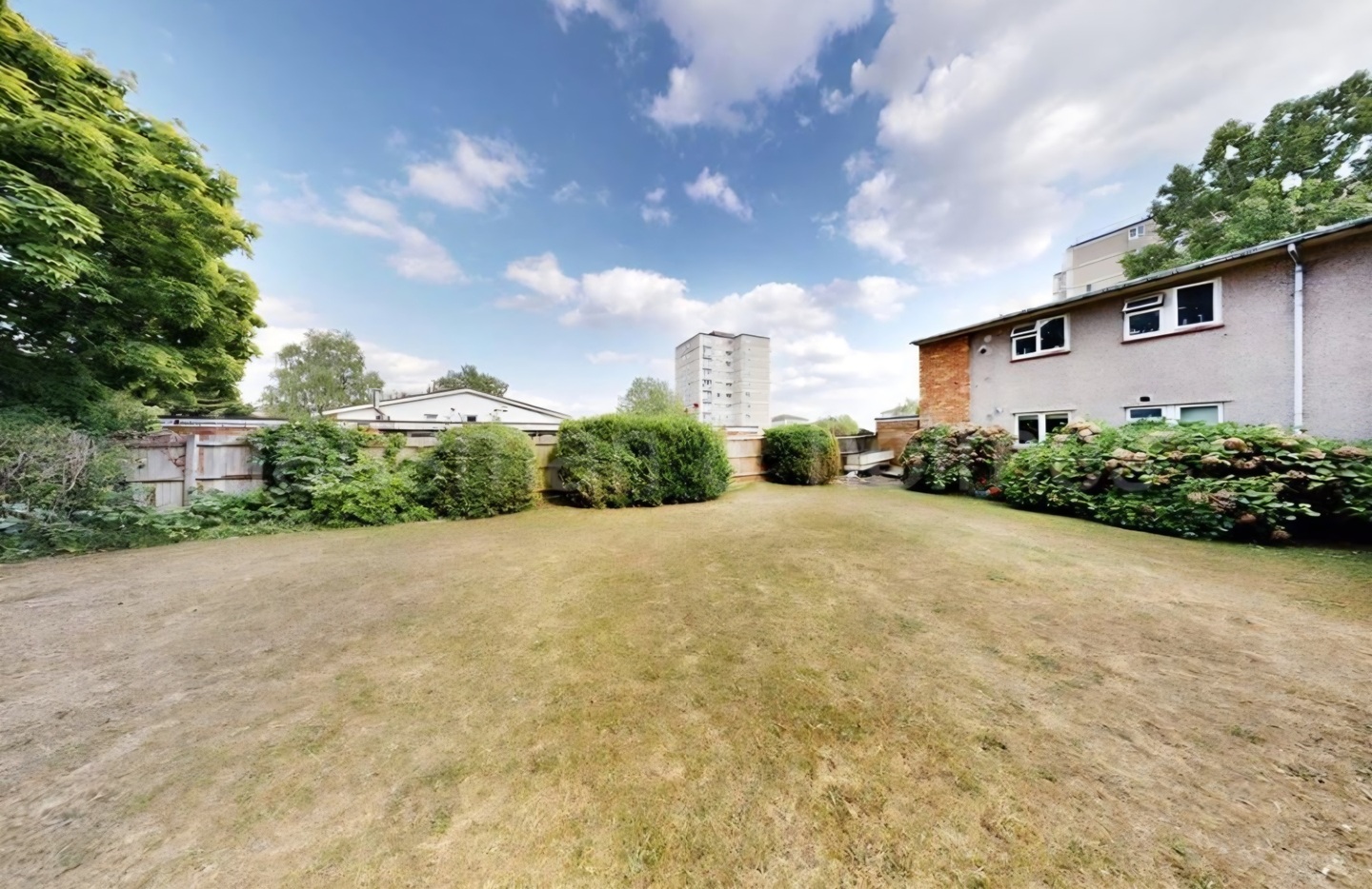 London - Room in a Shared Flat, Foster Court, NW4 - To Rent Now for £ ...