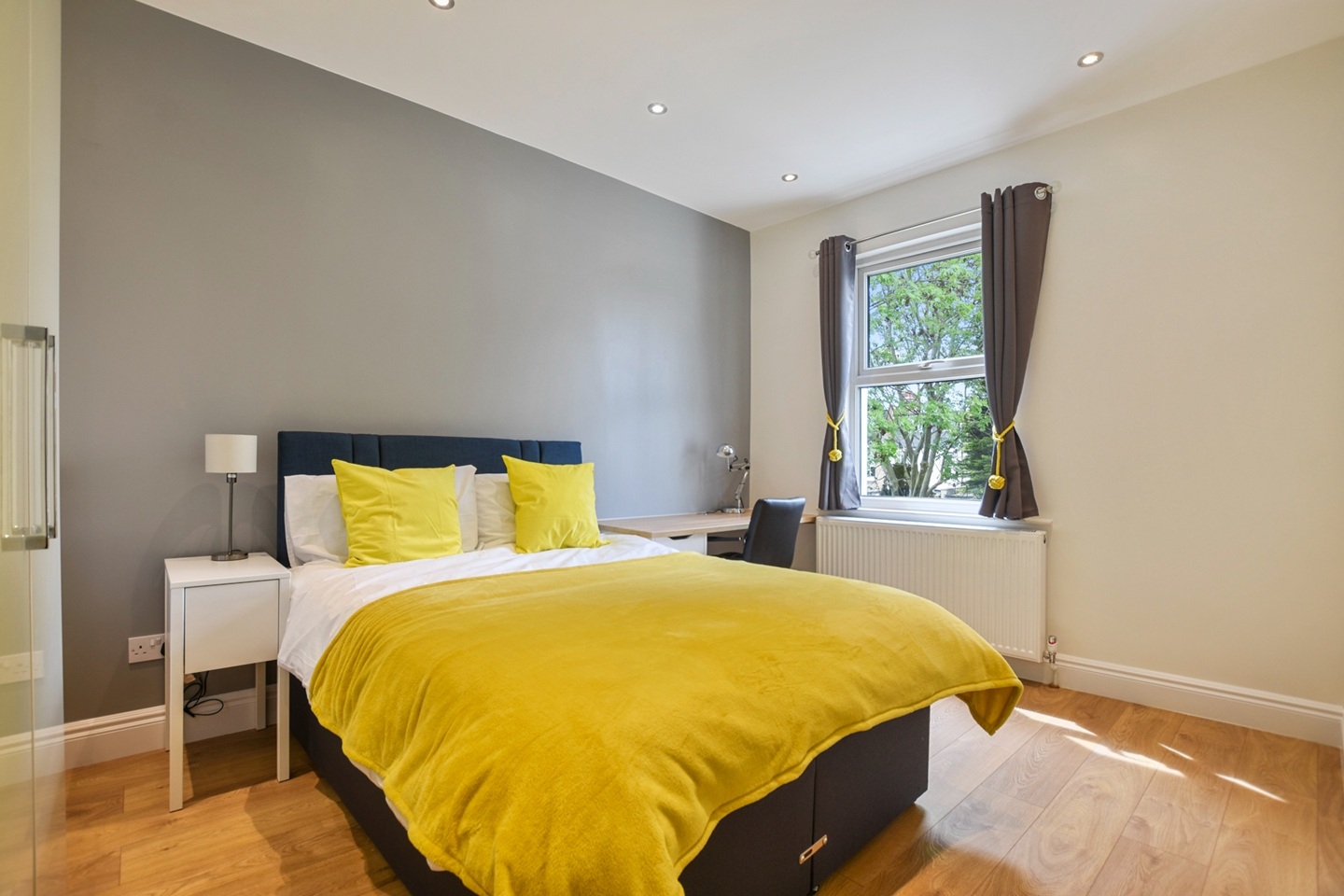 London - Room in a Shared House, Haydons Road, SW19 - To Rent Now for £ ...