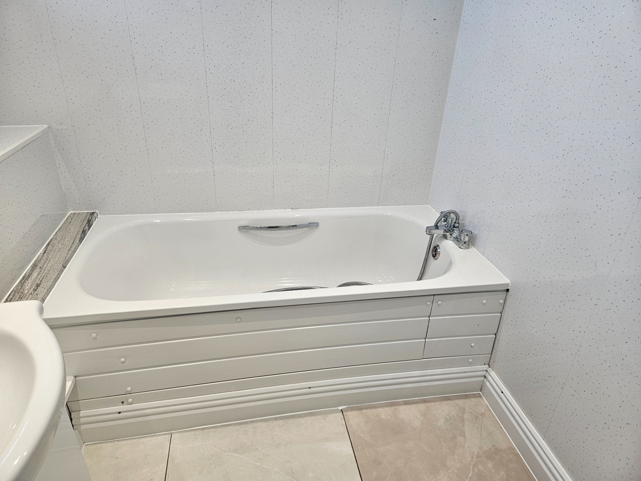 Westcliff-On-Sea - 2 Bed Flat, Purley Way Purley Way, SS0 - To Rent Now ...