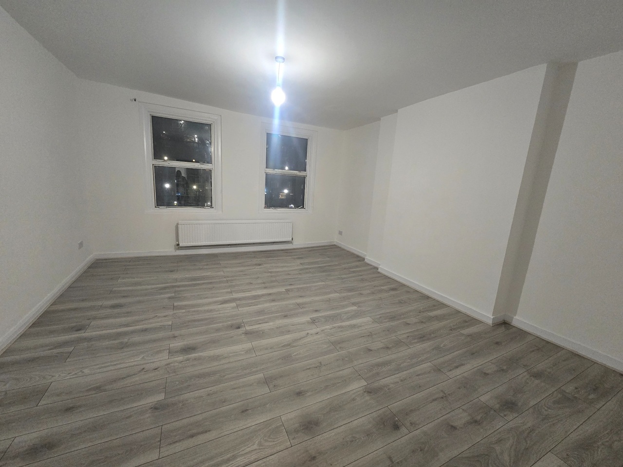 London - 3 Bed Flat, Bow Road, E3 - To Rent Now for £2,150.00 p/m