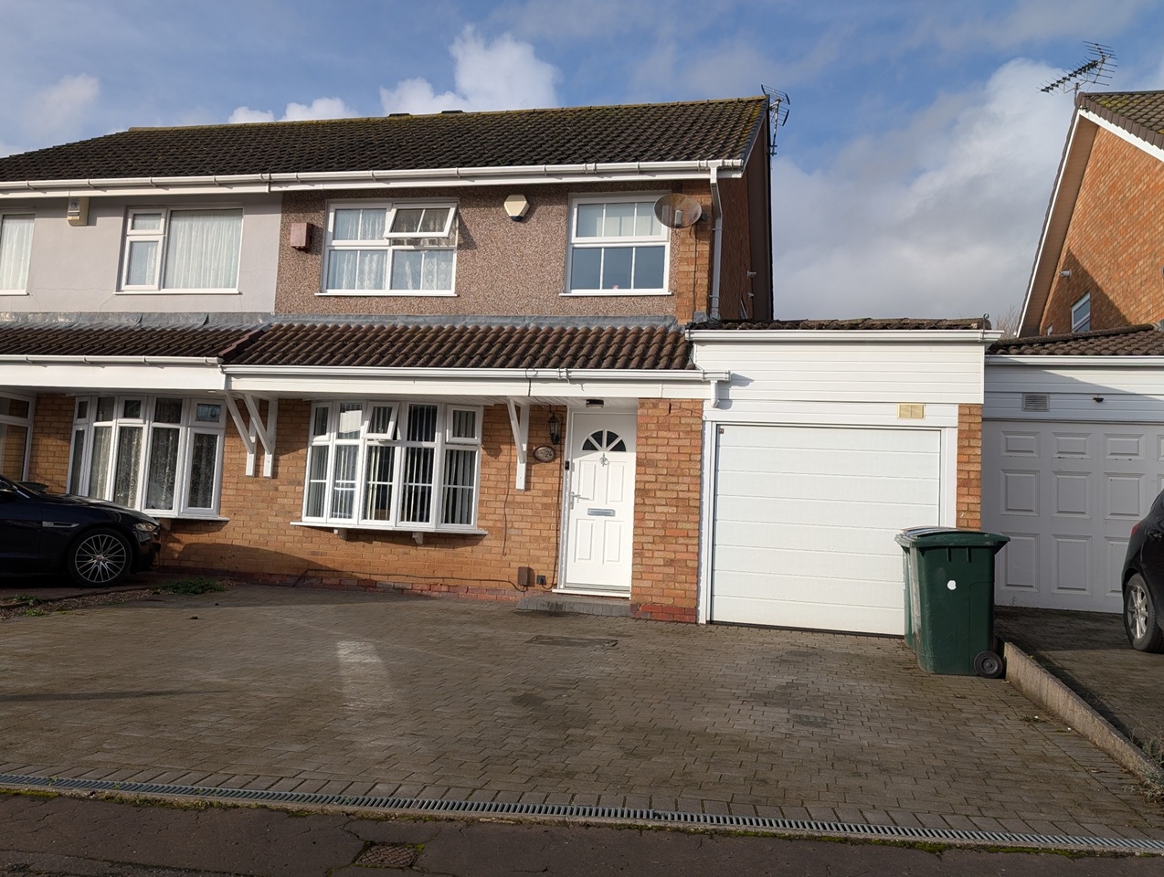 Coventry - 3 Bed Semi-Detached House, Oakworth Close, CV2 - To Rent Now ...