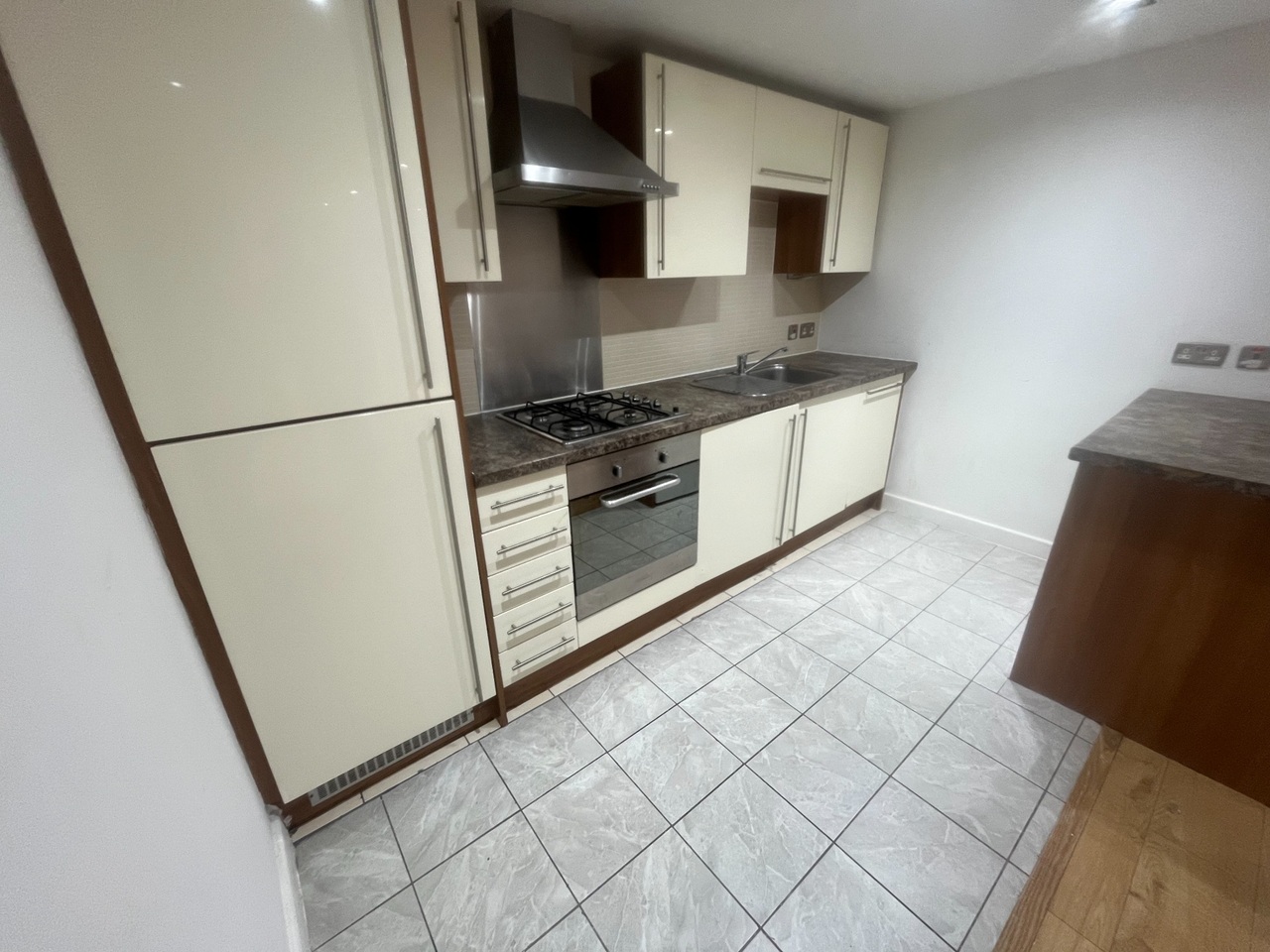 Harrow - 2 Bed Flat, Headstone Road, HA1 - To Rent Now for £1,800.00 p/m