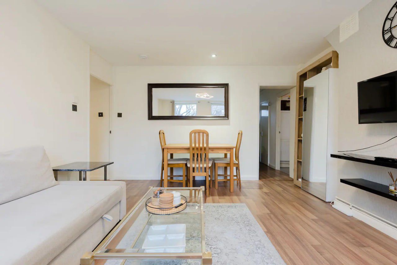 London - 1 Bed Flat, Fulham Court, SW6 - To Rent Now for £1,850.00 p/m