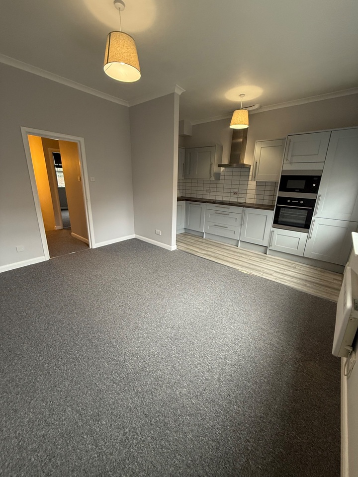 London - 2 Bed Flat, Station Road, NW4 - To Rent Now for £1,700.00 p/m