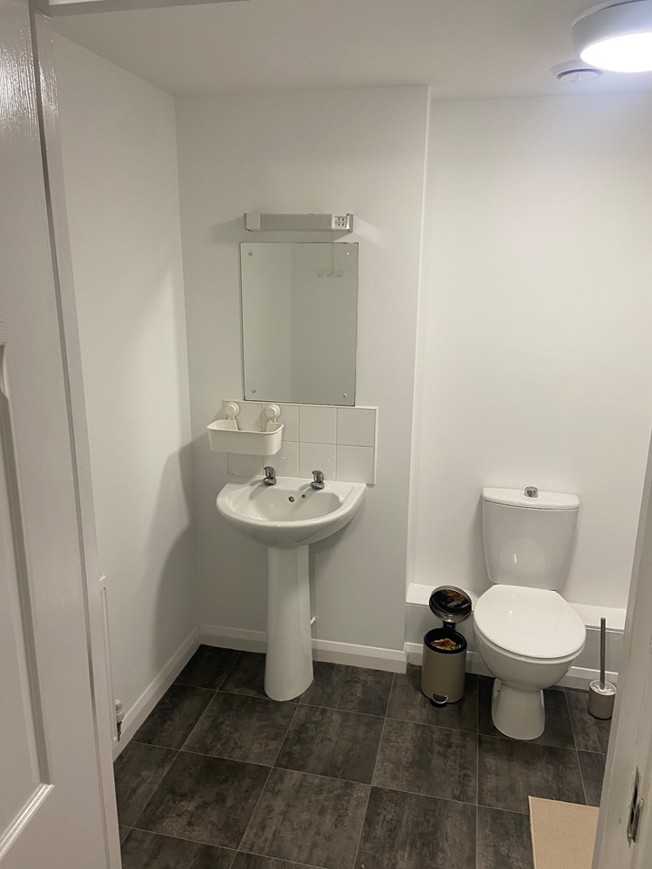 Gosport - 2 Bed Flat, North Cross St, PO12 - To Rent Now for £1,025.00 p/m