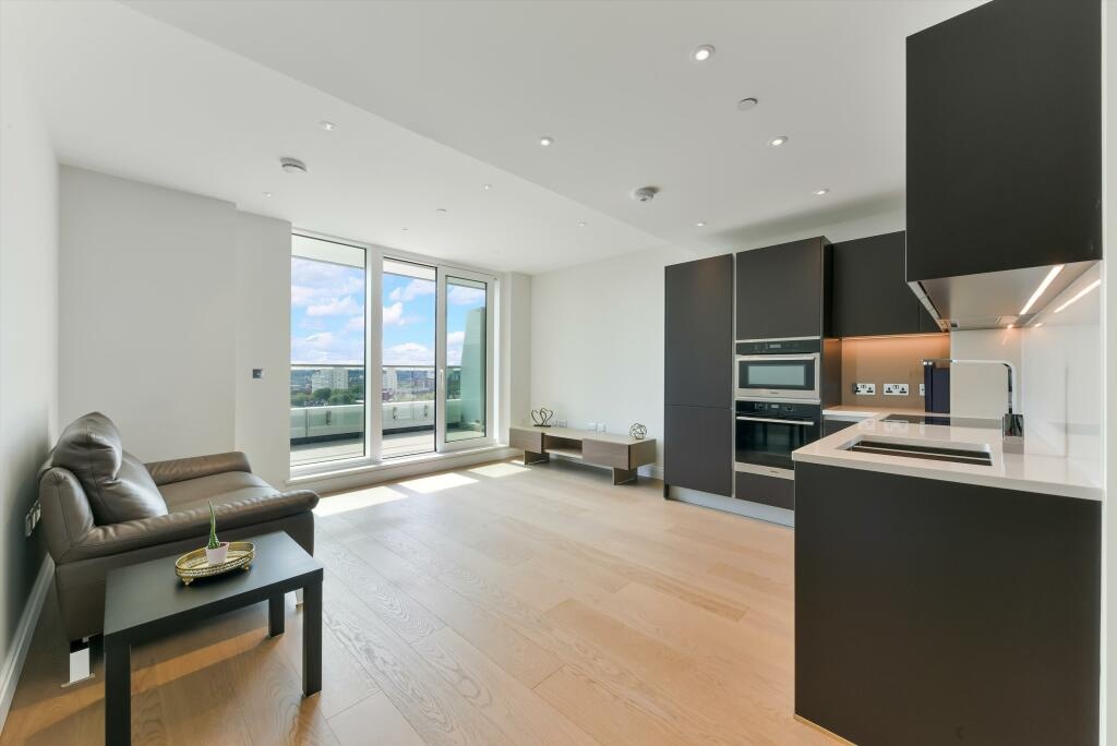 London - 1 Bed Flat, Valetta House, SW11 - To Rent Now for £3,250.00 p/m