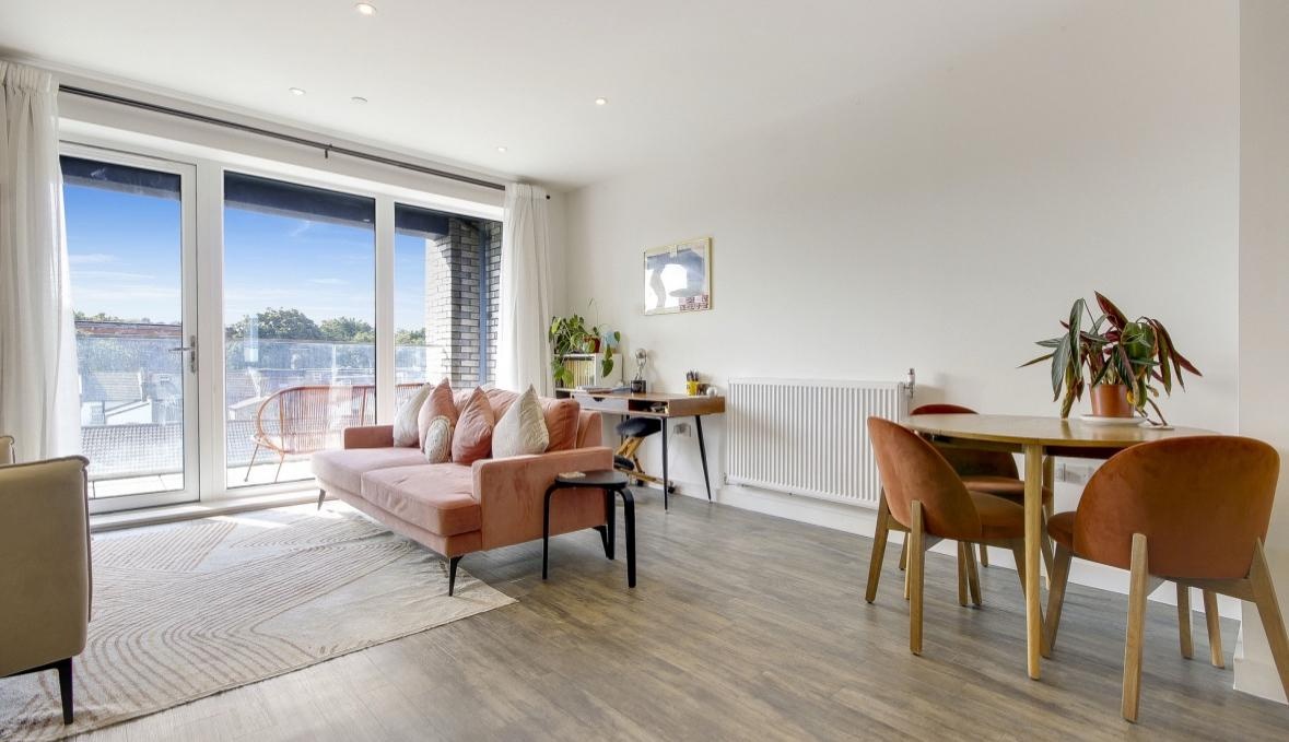 London - 2 Bed Flat, Hulford Apartments, SE7 - To Rent Now for £2,100. ...
