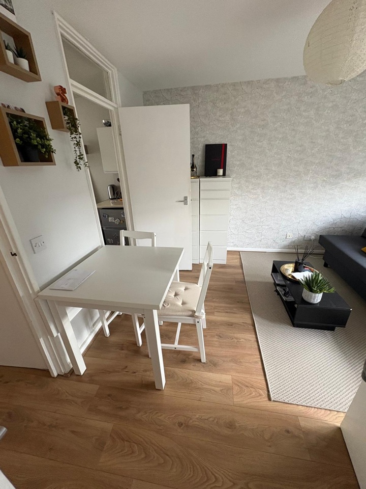 London - 1 Bed Flat, Clements Road, SE16 - To Rent Now for £1,520.00 p/m