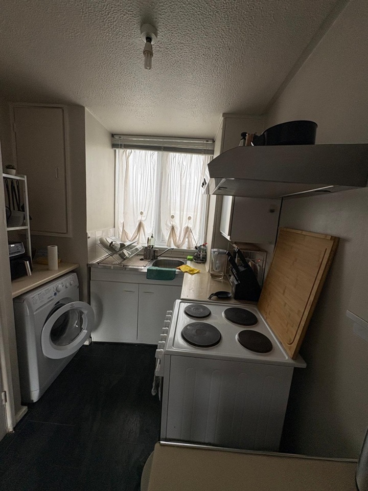 London - 1 Bed Flat, Clements Road, SE16 - To Rent Now for £1,520.00 p/m