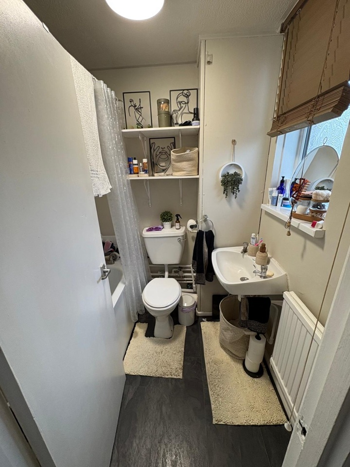 London - 1 Bed Flat, Clements Road, SE16 - To Rent Now for £1,520.00 p/m
