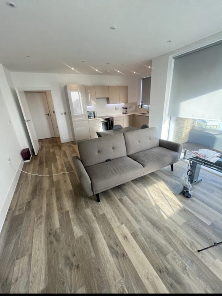 London - Room in a Shared Flat, Wilson House, SW11 - To Rent Now for £ ...
