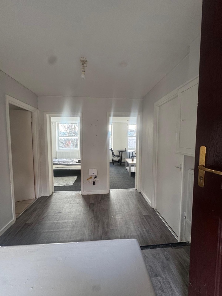 London - 1 Bed Flat, Fulham Court, SW6 - To Rent Now for £1,950.00 p/m