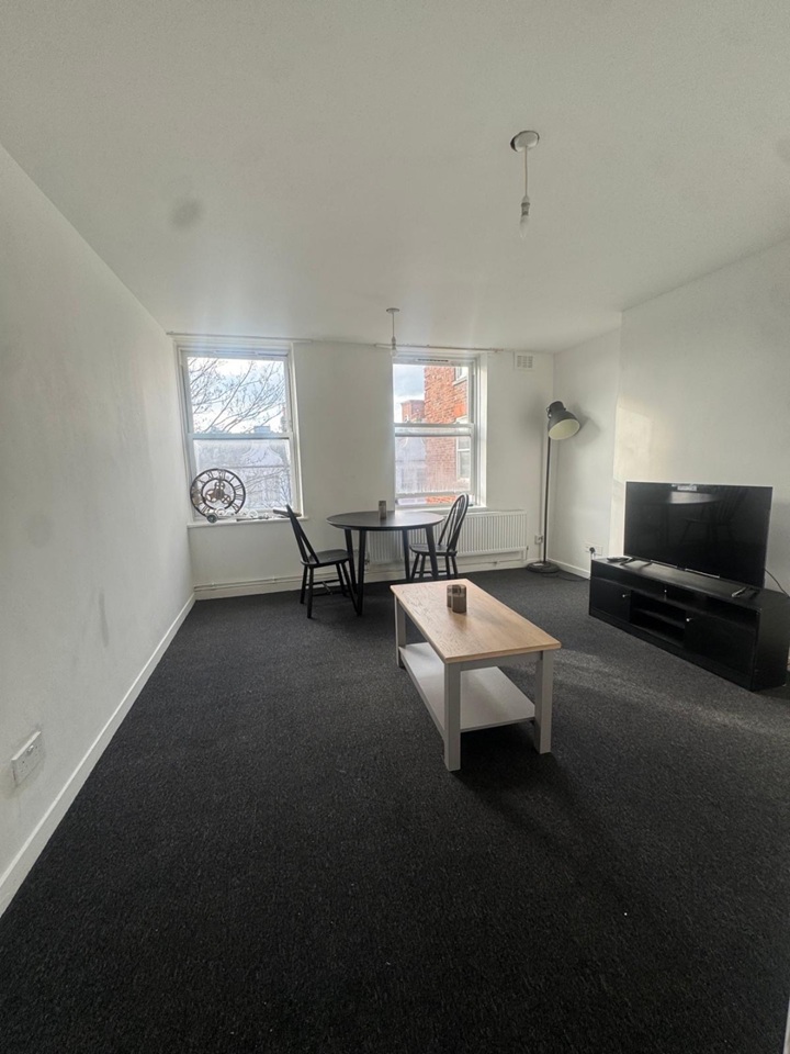 London - 1 Bed Flat, Fulham Court, SW6 - To Rent Now for £1,950.00 p/m