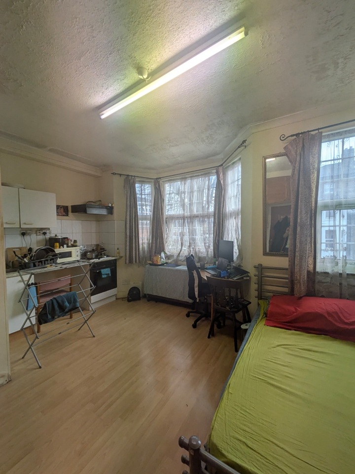 Hounslow - Studio Flat, Bulstrode Road, TW3 - To Rent Now for £740.00 p/m